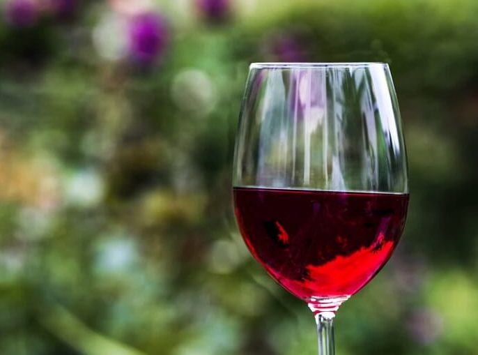 Perché il vino rosso è di colore rosso? Ecco la verità